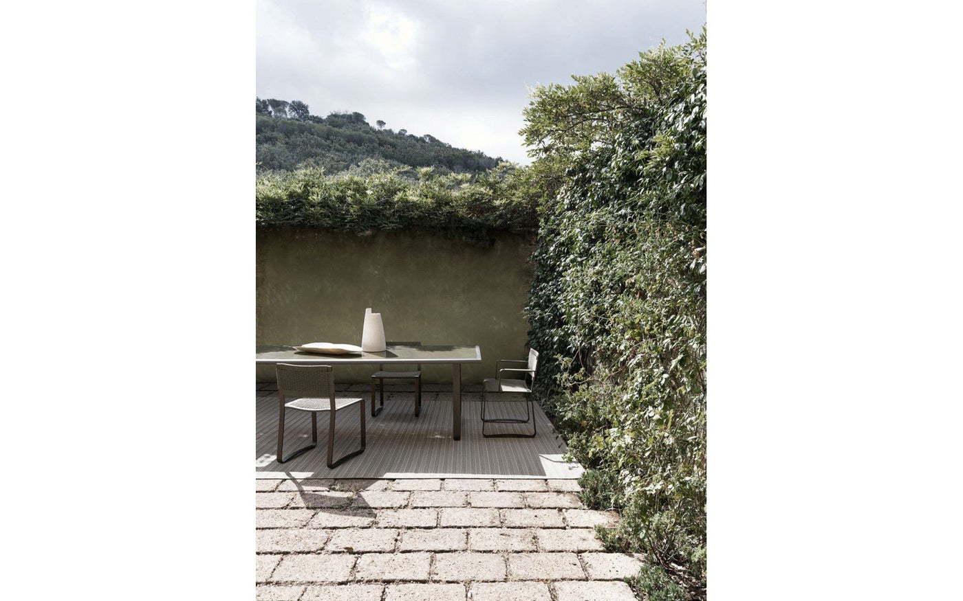 Golden Gate Table by Molteni | Furnivita